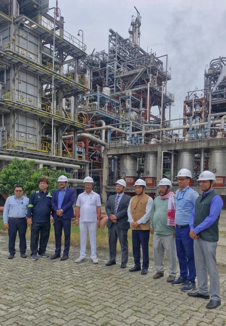 B’desh high commission official visits APL Namrup
