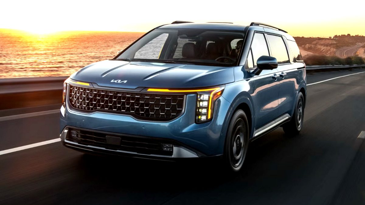 Kia's giant minivan somehow gets 33 MPG, and SUV buyers should be jealous