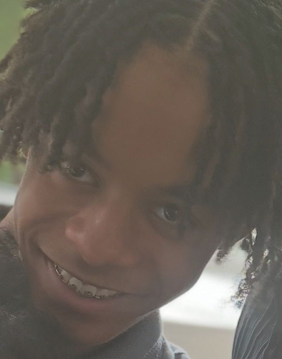 Shopkeepers battled to save life of boy, 15, stabbed to death in front ...