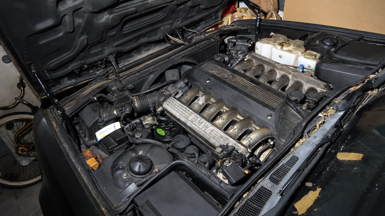 Rescuing a long forgotten luxury V12 BMW from hibernation