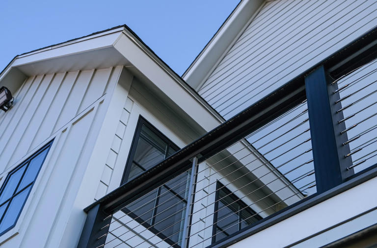 Fiber cement siding vs. vinyl siding: What’s the difference?