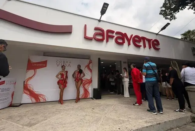 Ocho décadas después de iniciar con 22 telares en Bogotá, Lafayette ...