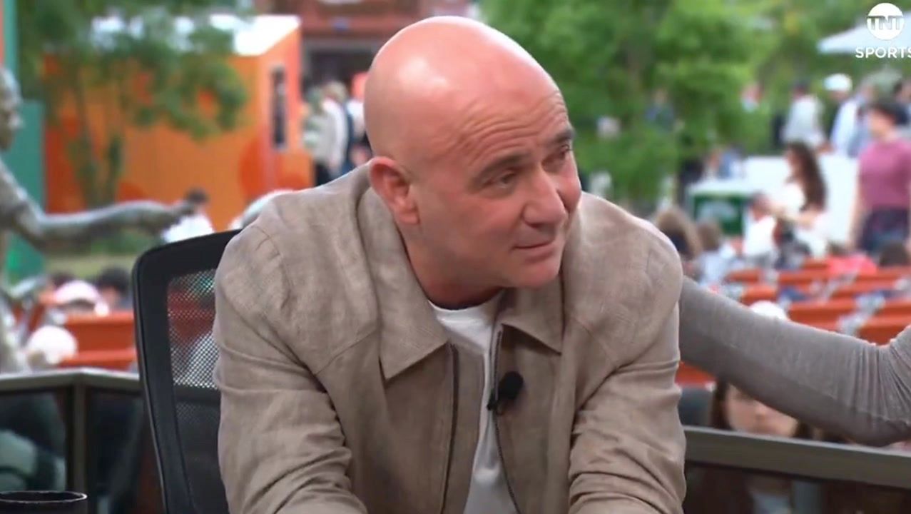 French Open broadcast interrupted as breaking news leaves tennis legend ...