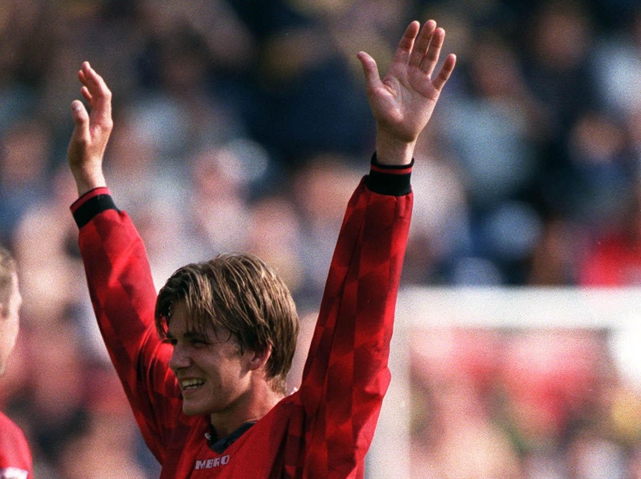 Neil Sullivan recalls David Beckham's iconic halfway line goal 30 years ...