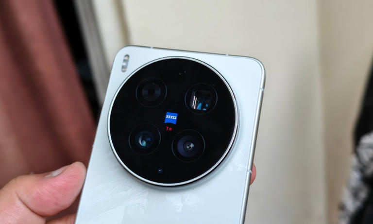 The Vivo X300 Ultra is making all camera phones look bad, and here’s why