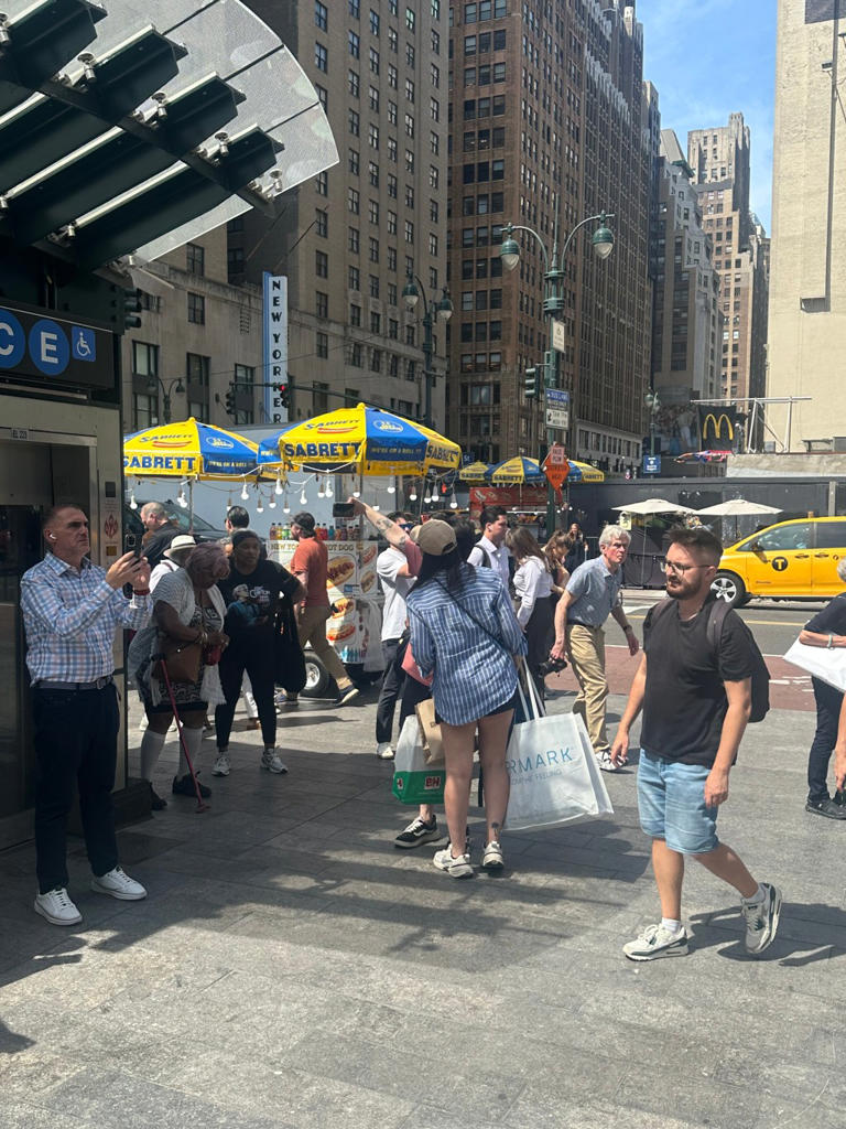 Knicks-themed NYC subway entrance becomes latest viral tribute during ...