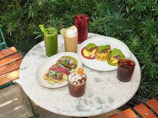 Popular coffee and taco trucks move in with Rainey Street cocktail bar