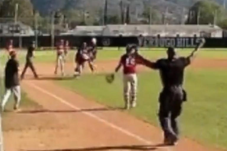 Benches-clearing brawl breaks out during Southern California HS ...