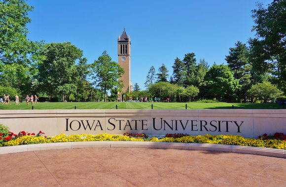 Iowa governor signs bill mandating American government, history courses ...