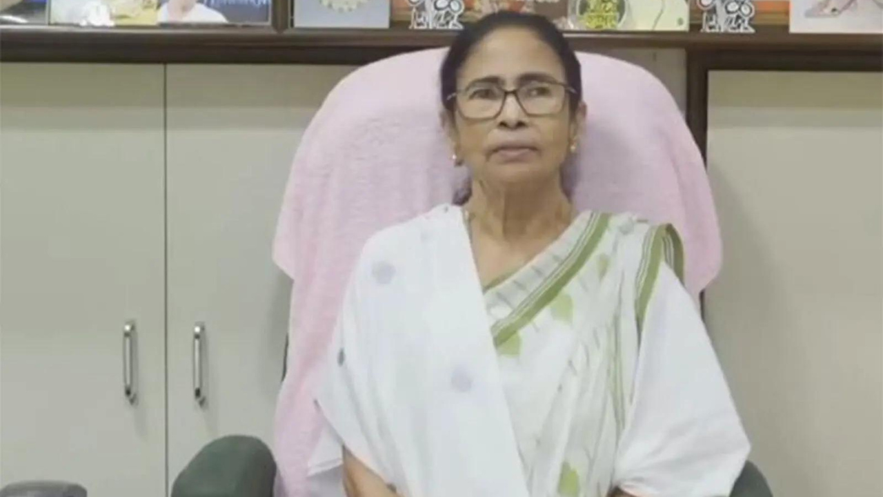 TMC huddle at Mamata Banerjee's residence: 8 of 80 MLAs turn up amid ...