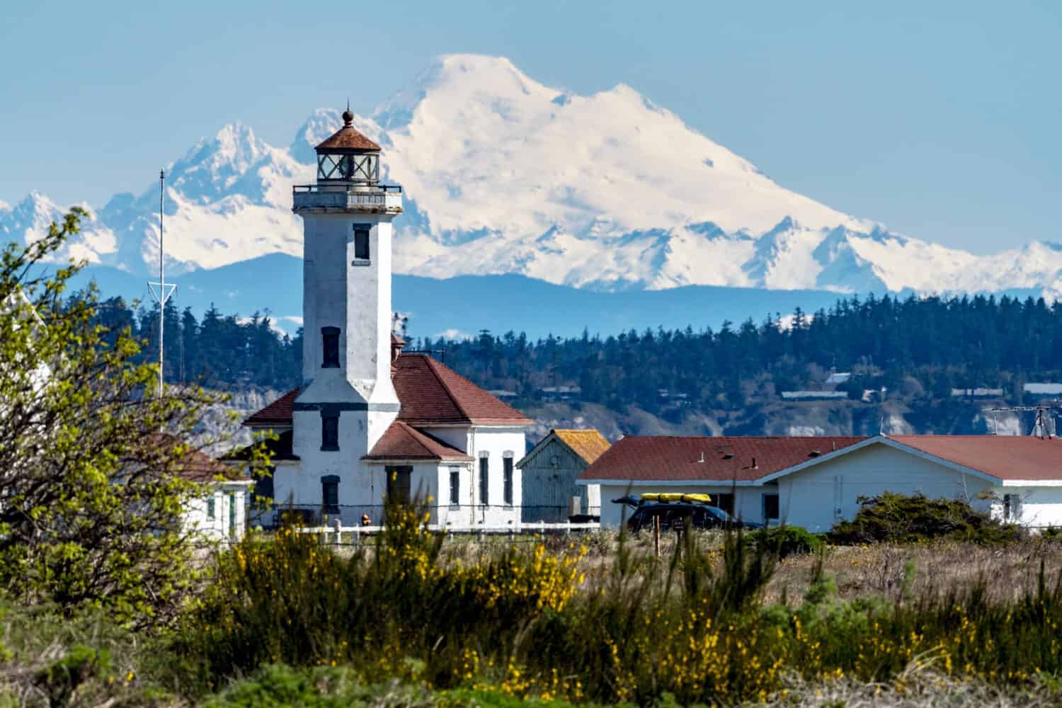 Pacific Northwest towns so beautiful you’ll regret spending summer indoors
