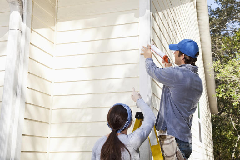 Fiber cement siding vs. vinyl siding: What’s the difference?