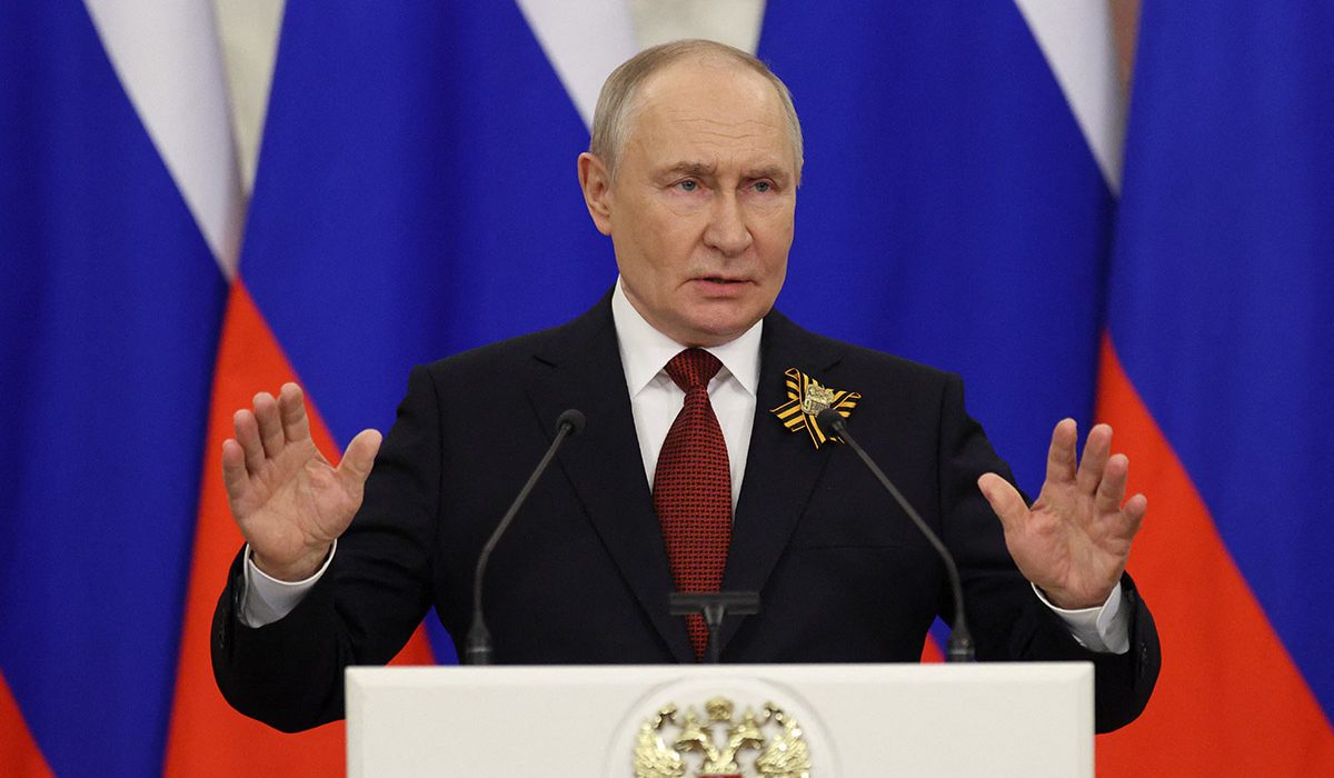 Fresh humiliation for Putin as he’s warned of imminent coup after ...