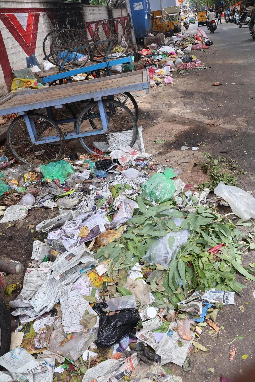 Address garbage disposal on priority: Karnataka Lokayukta