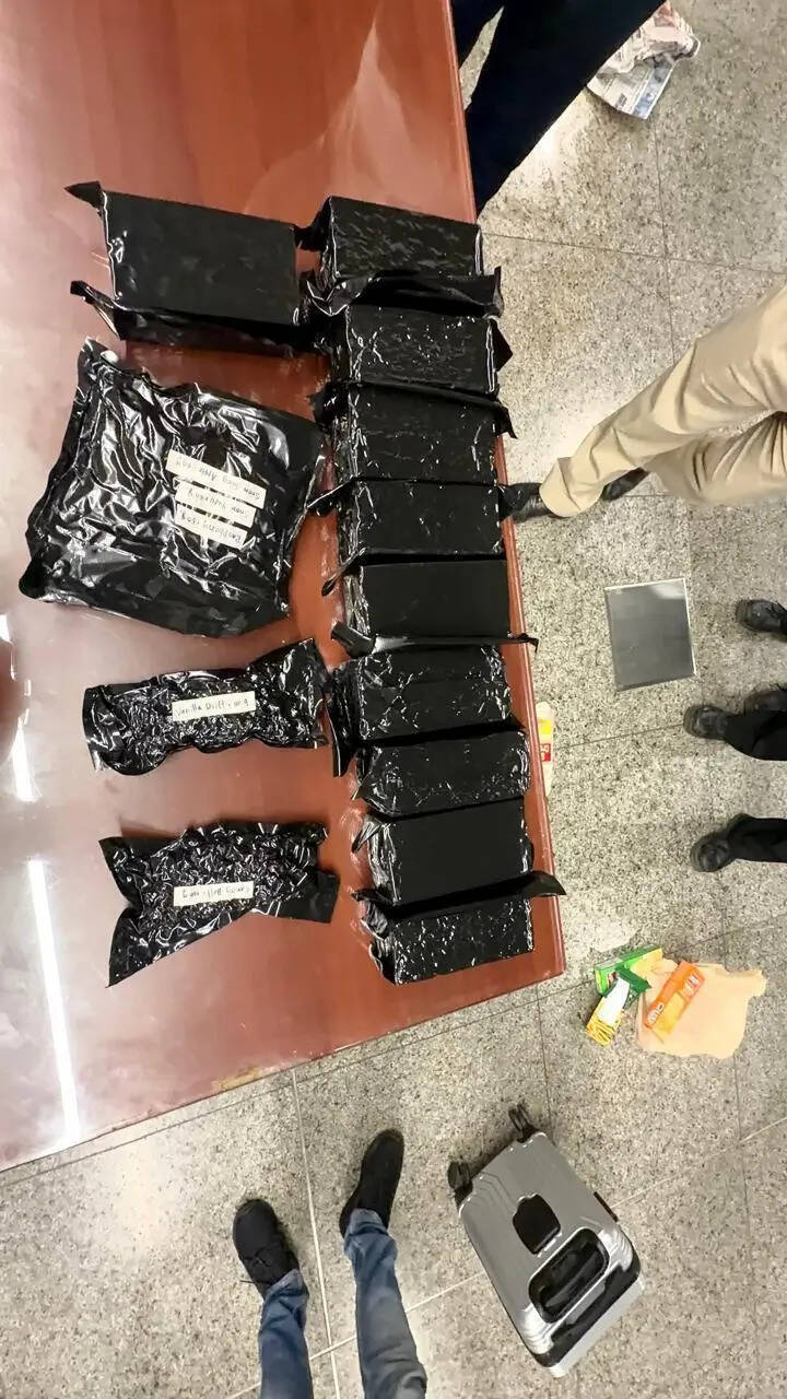 Man held at airport with ₹10.39cr weed