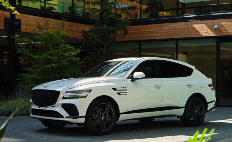 2026 Genesis GV80 Coupe Black AWD: A bold design contrast