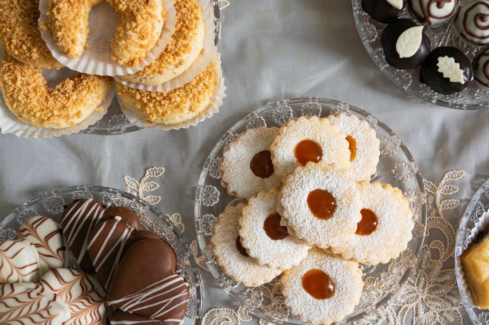 8 surprising reasons you crave sweets at night