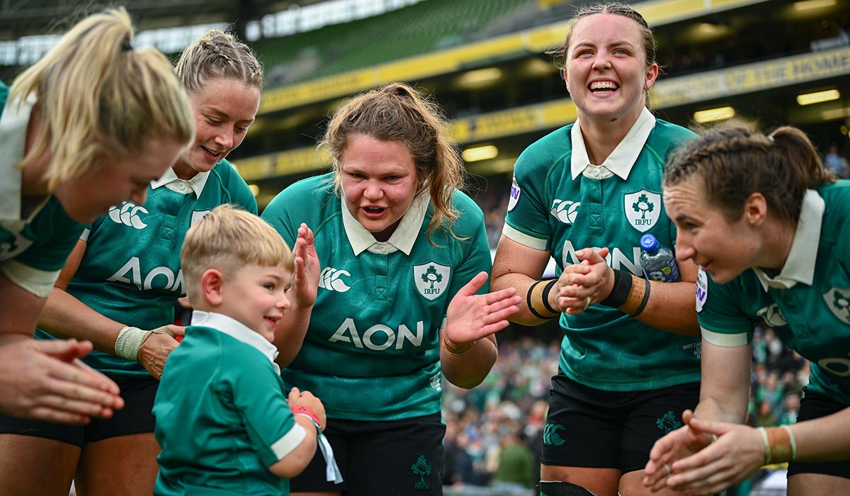 Rugby player El Perry retires after joining Ireland for World Cup