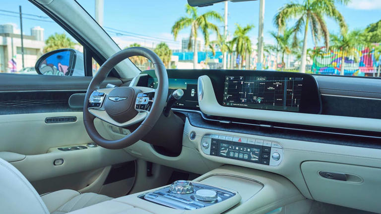 2025 Genesis G90