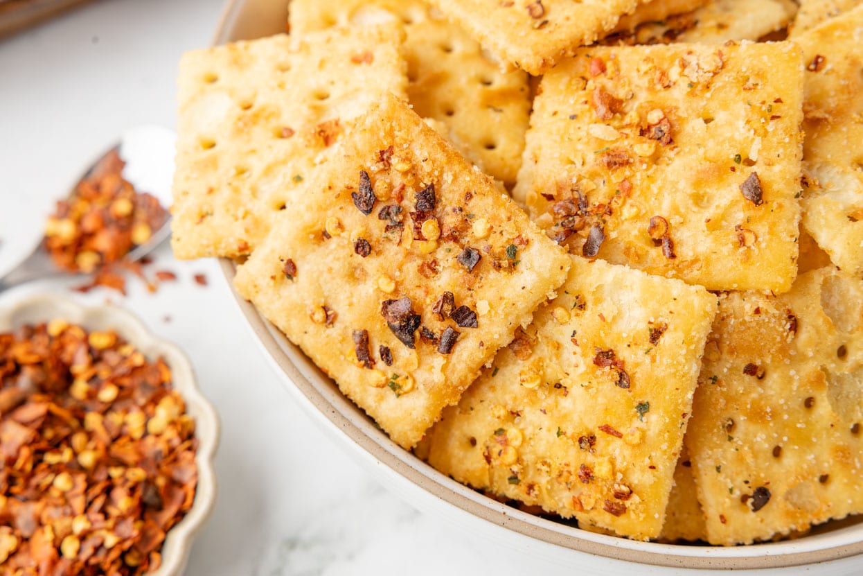 22 dips and snacks for game night with friends