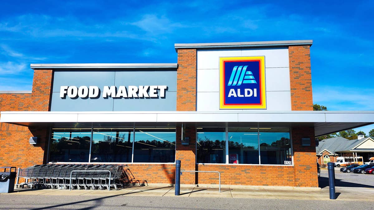 Aldi's $8 Crofton oval serving platter offers vintage Americana style ...