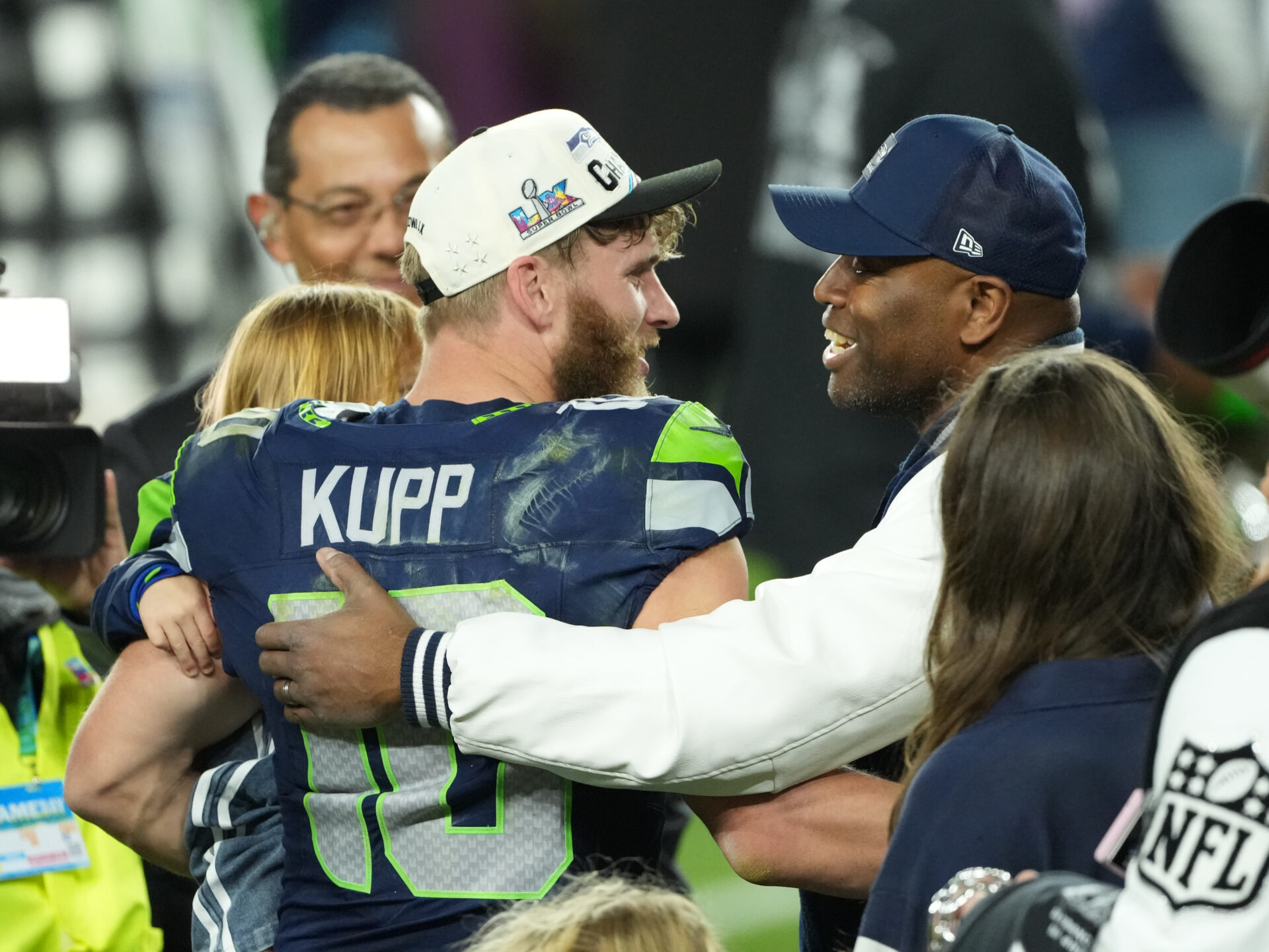 Seahawks' Cooper Kupp sends funny text to Aaron Donald about possible ...