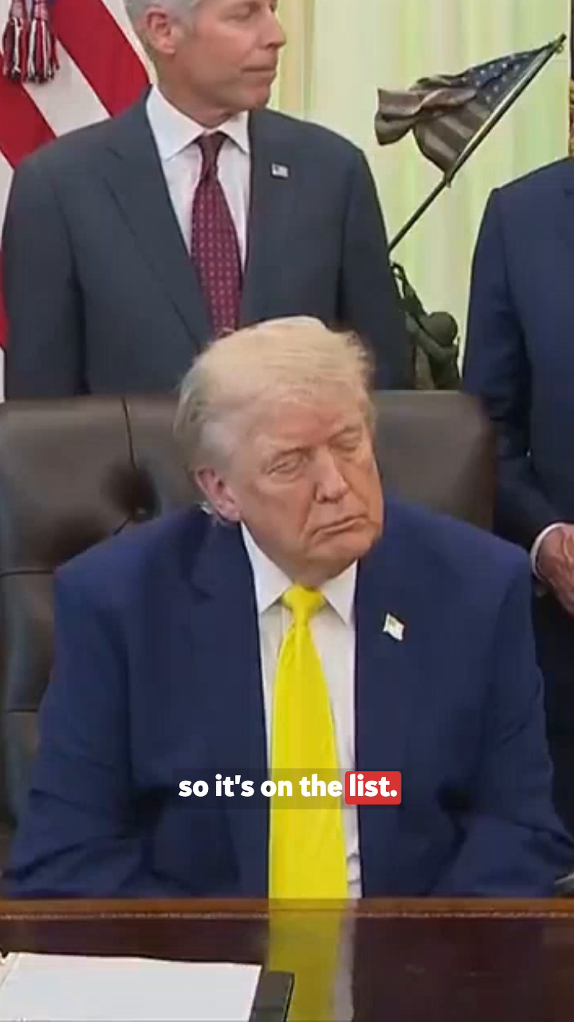 Trump appears to 'doze off' in front of reporters at Oval Office briefing