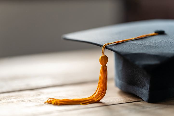 Op-ed: Grads can do more than boo at AI's advance