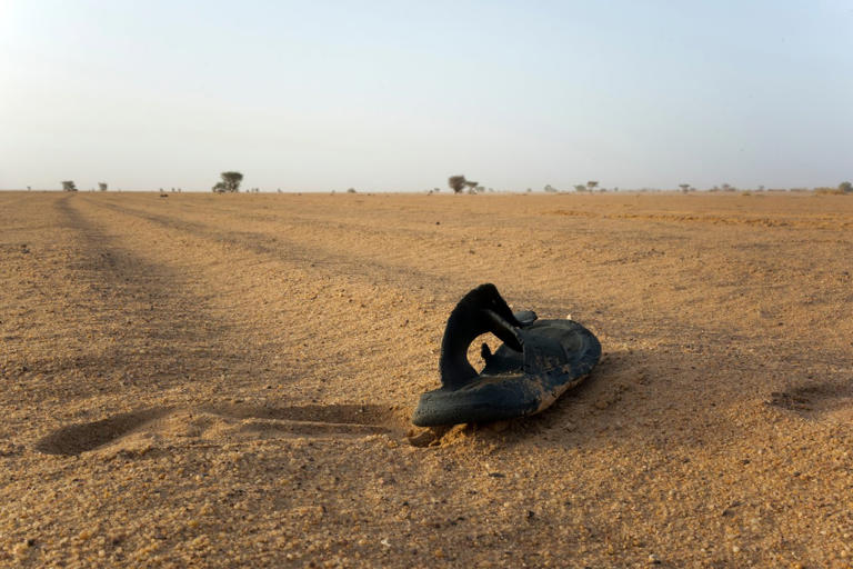 Truck breakdown in Niger strands passengers and leaves at least 49 dead ...