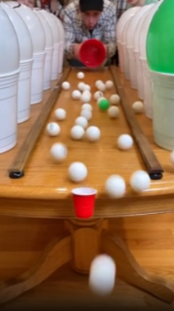 Ping pong ball pour championship