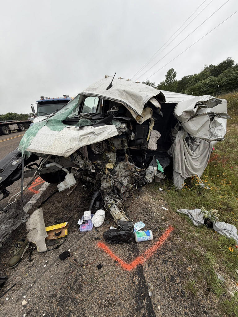 Multiple people injured during major crash on Highway 79 between ...