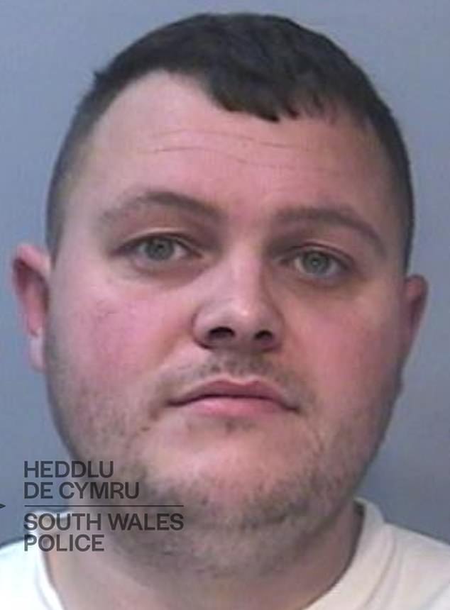 'Greedy' DVLA worker jailed after fiddling records so car dealers could ...