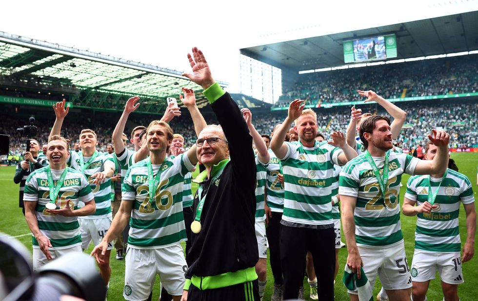 Martin O'Neill agrees to stay on at Celtic as Irishman 74-year-old ...