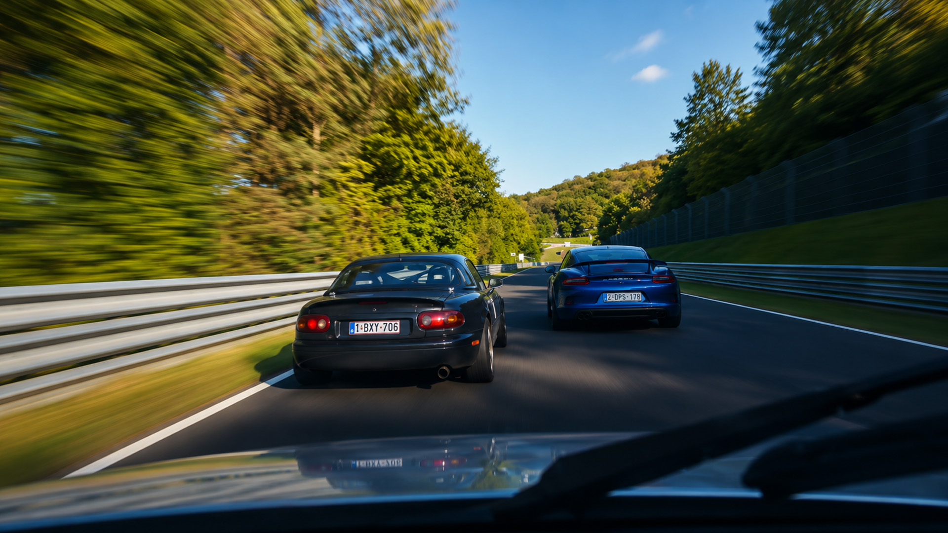 Alfa 156 battles hard against rivals on race track