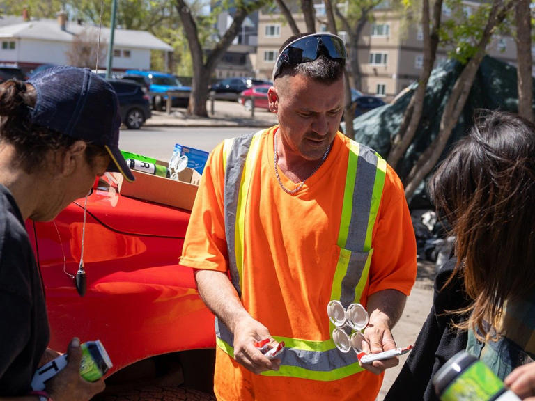 Matthew Wesley feeds Regina's homeless, as seen up close on Facebook