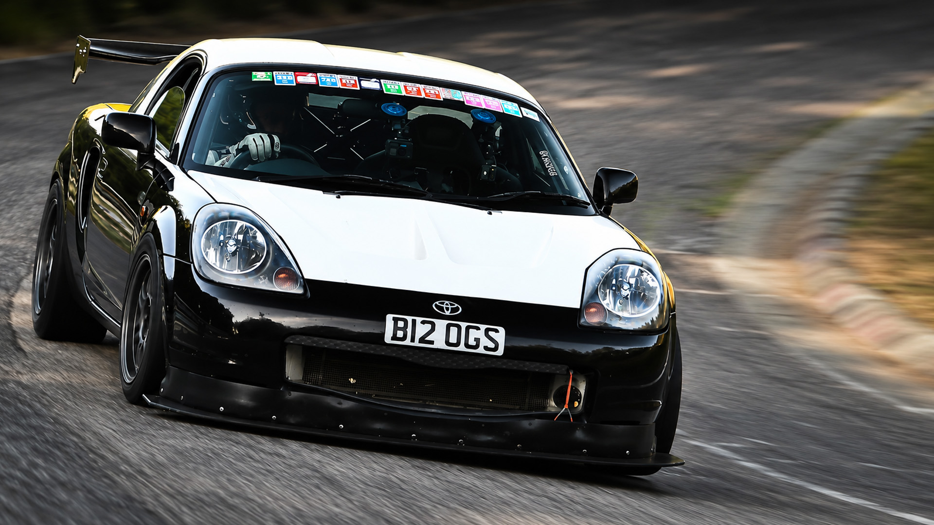 Swapped Toyota MR2 delivers a wild full speed run