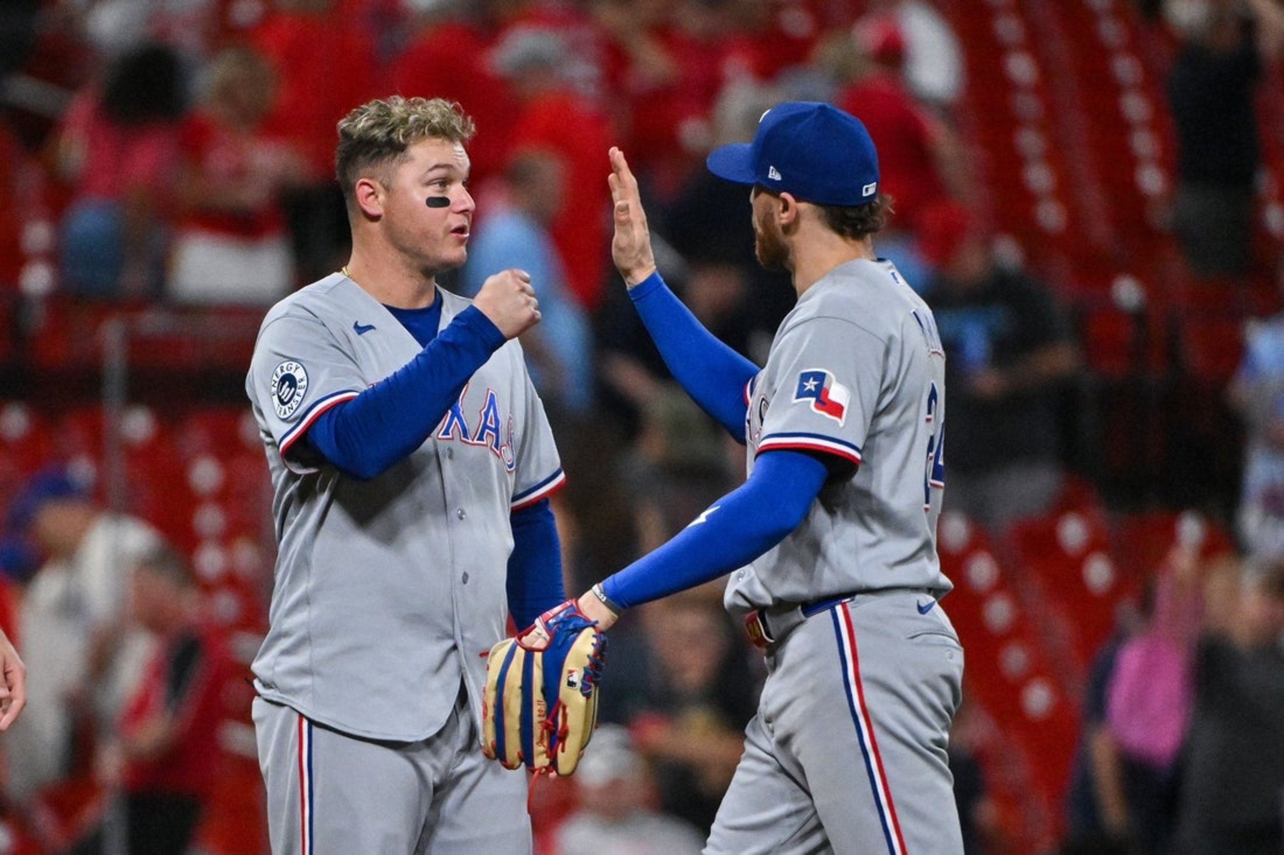 Joc Pederson, Rangers take aim at Guardians