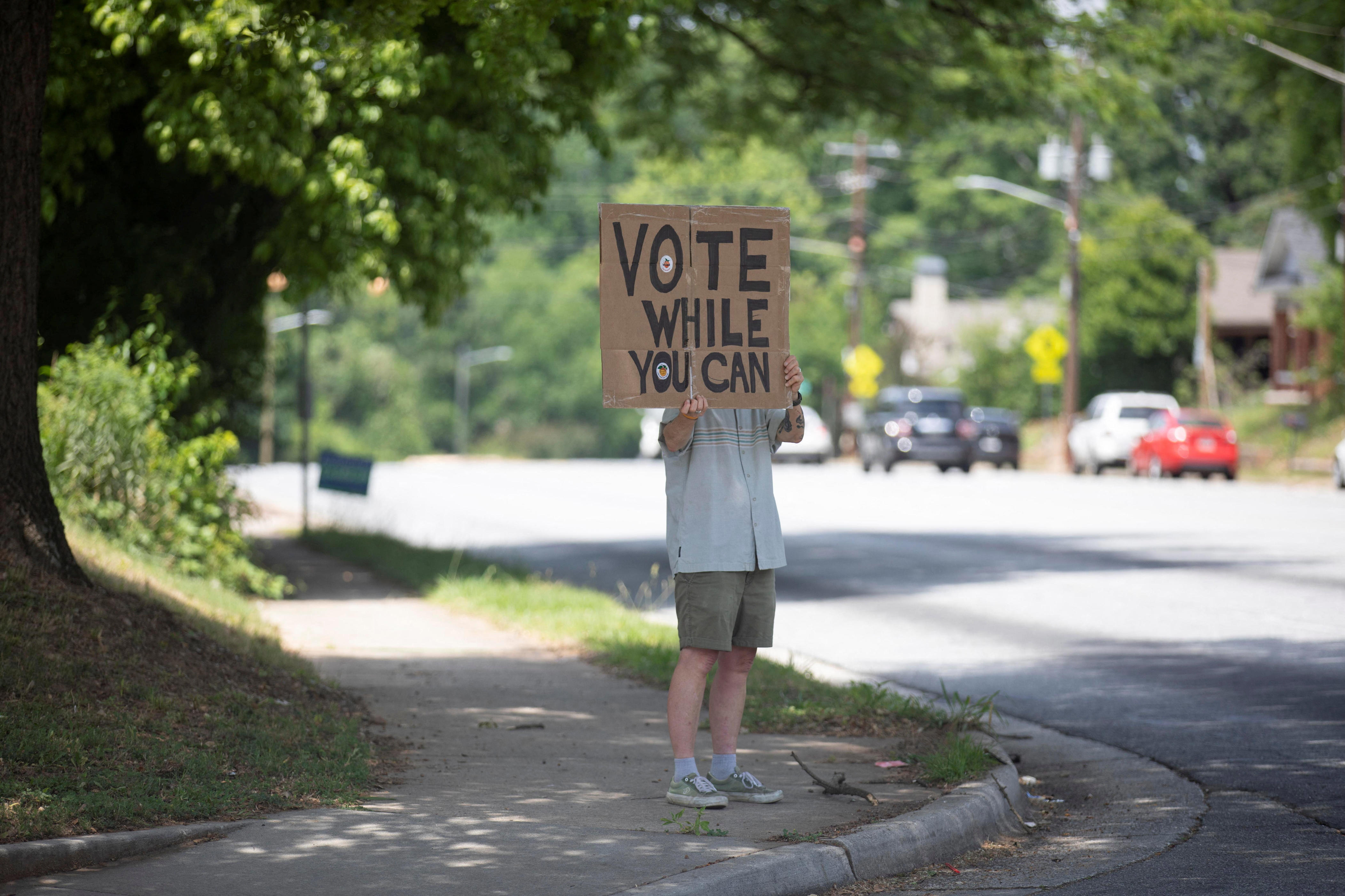 When does early voting start for the Georgia midterm primary runoff?