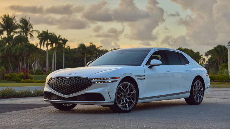 2025 Genesis G90