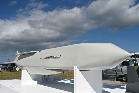 Putin puppet issues horror missile threat to 1 UK town - 'blow up the ...