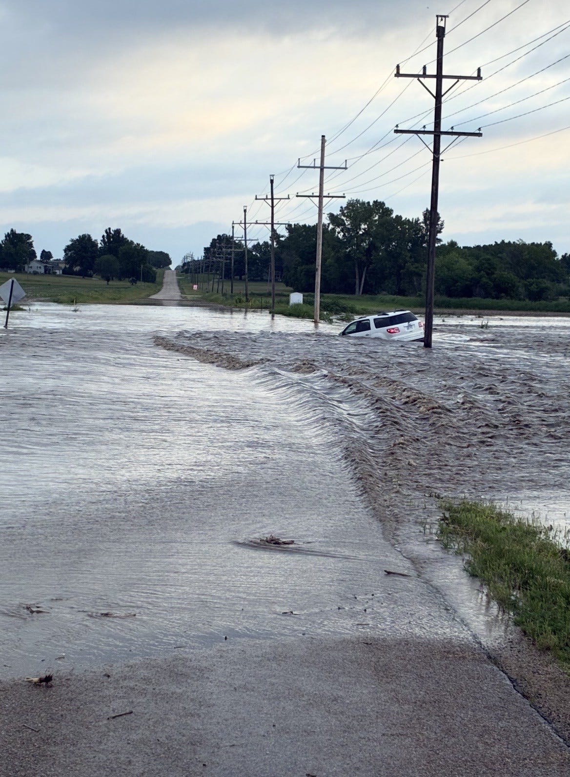 Flooding sweeps 3 vehicles off Jackson County roadways