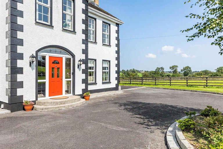 Have a look around this amazing 7-bedroom family home with two spacious ...