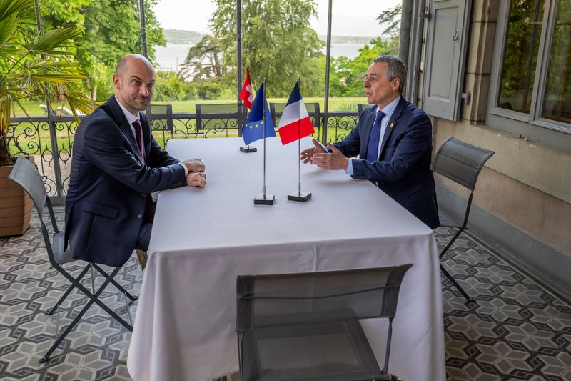 Switzerland agrees joint military plan with France for G7 summit
