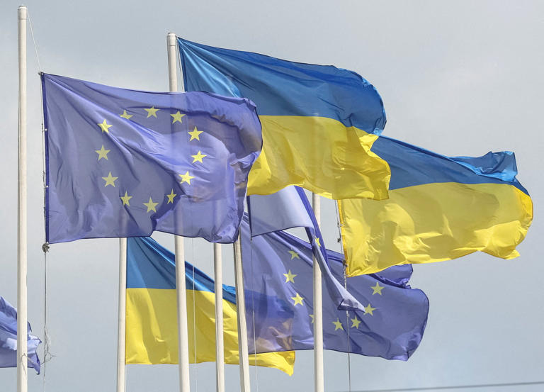 Hungary shift opens Ukraine's EU path
