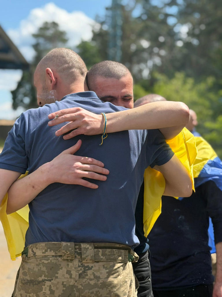 185 Ukrainian POWs return home in latest exchange with Russia