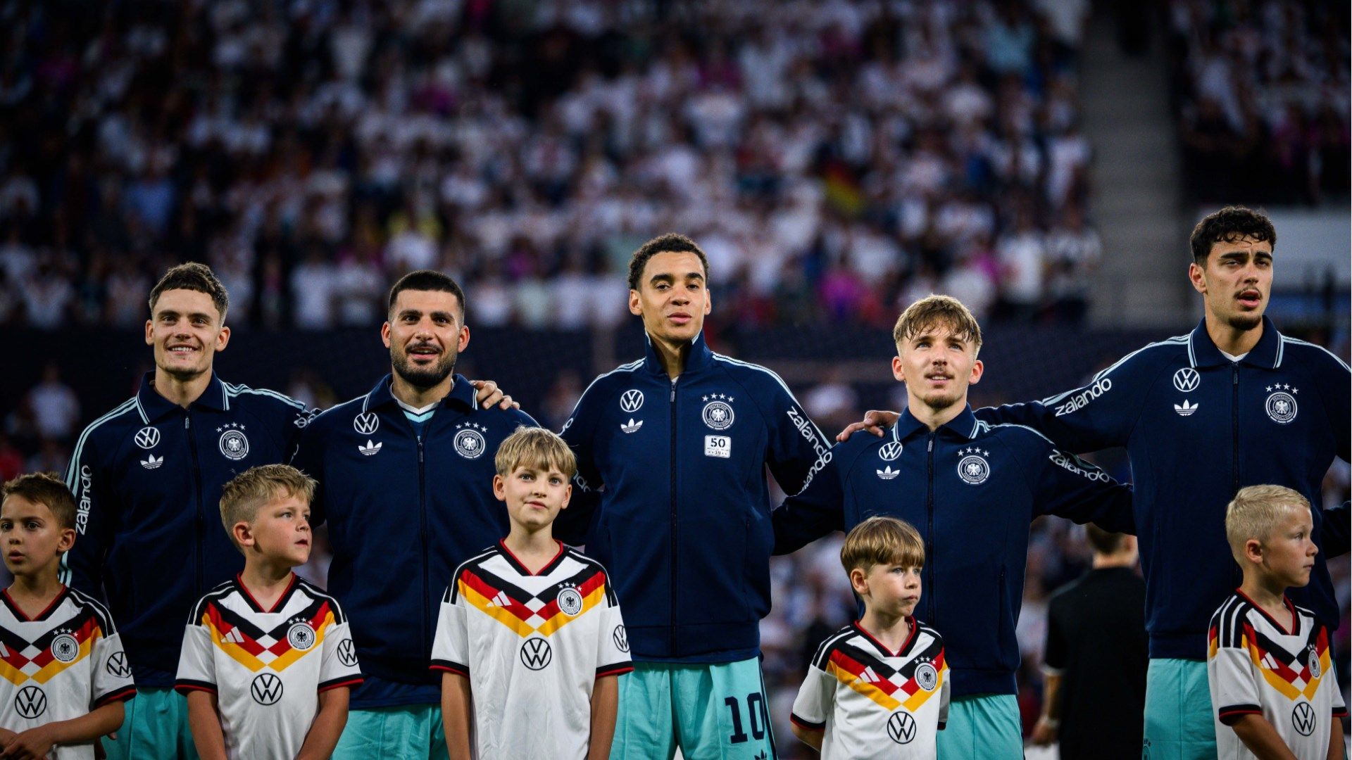 WM 2026, Nationalhymne: Warum stehen auch die Ersatzspieler von ...