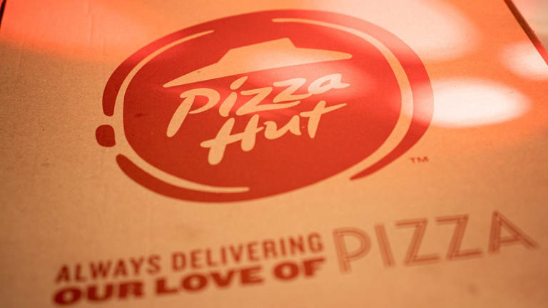 Pizza Hut facing $100 million lawsuit over delivery system