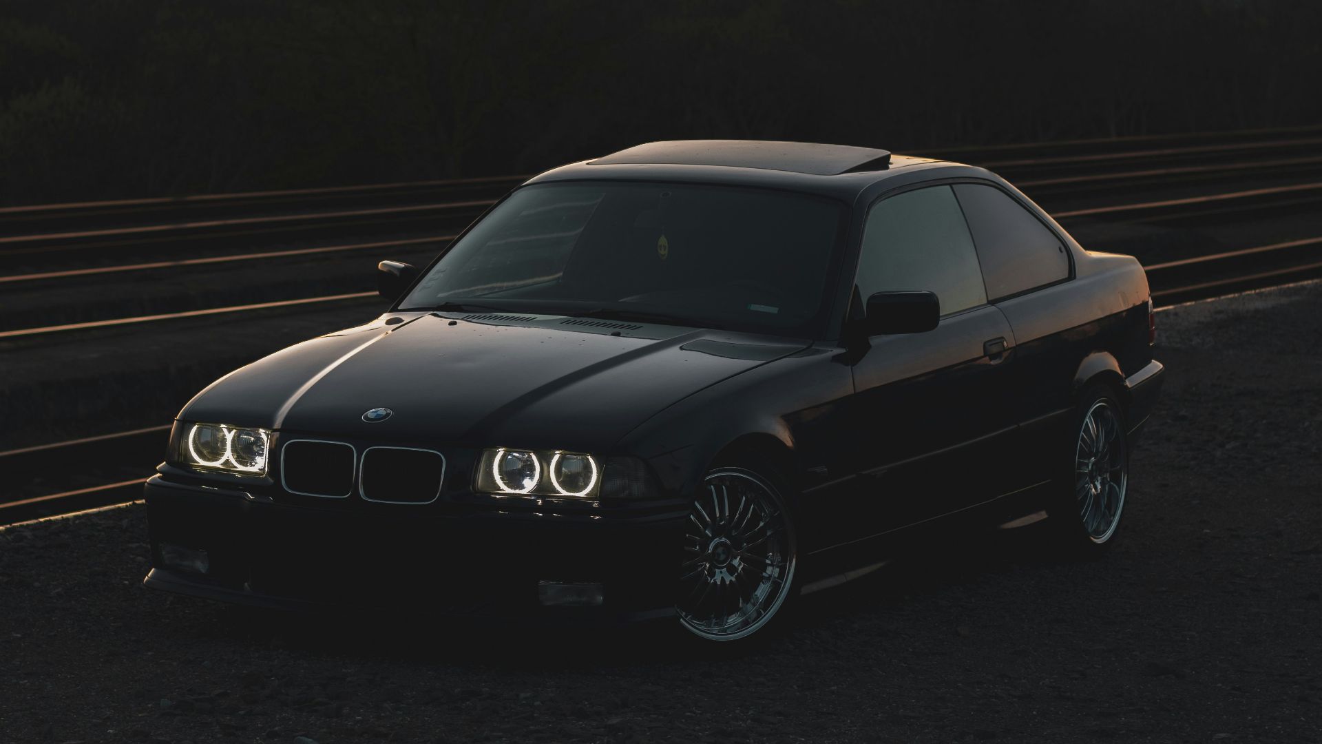 20 vintage sedans and coupes that outperform modern SUVs in long-term value