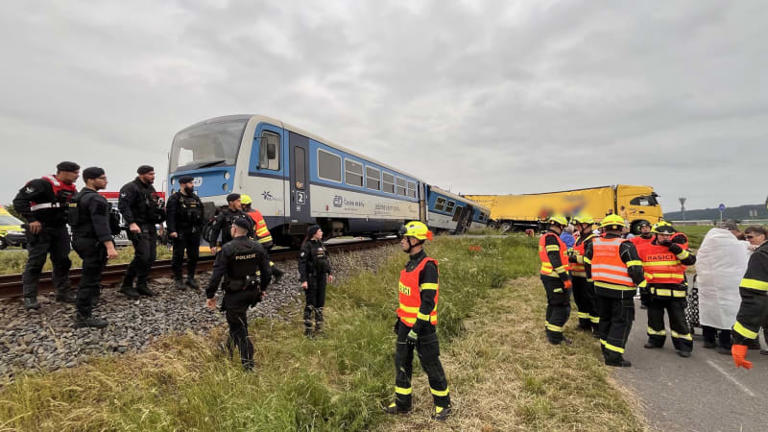 Vážná železniční nehoda na Hané: Vykolejil vlak, osm zraněných ...