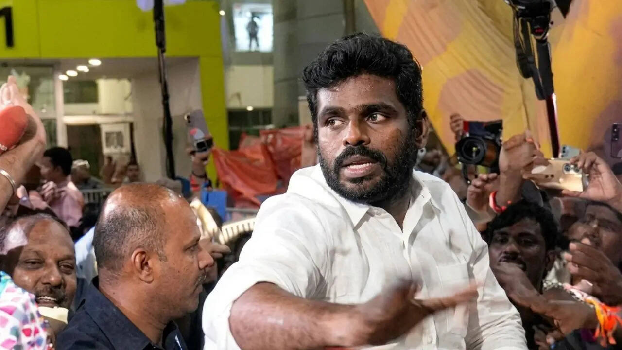 After BJP exit, massive crowd welcomes Annamalai at Chennai airport - watch